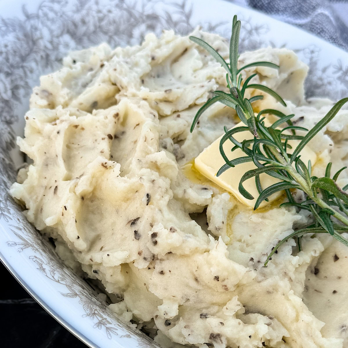 Truffle Mashed Potatoes - Crafty Cookbook